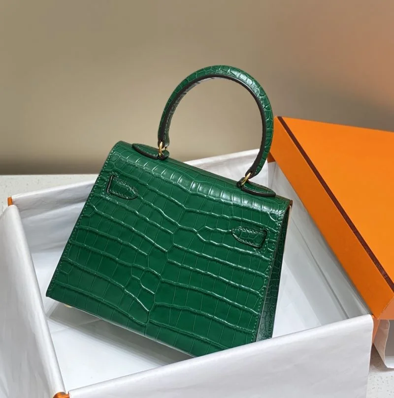 Indistinguishable Hermes Kelly Bags