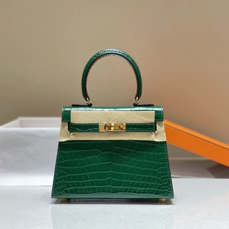 Indistinguishable Hermes Kelly Bags