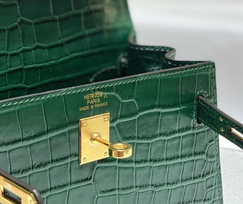 Indistinguishable Hermes Kelly Bags