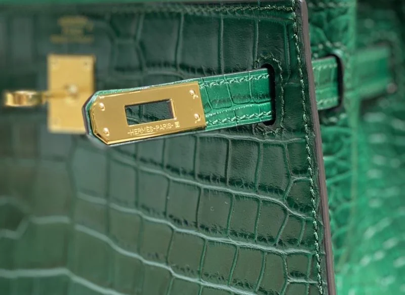 Indistinguishable Hermes Kelly Bags