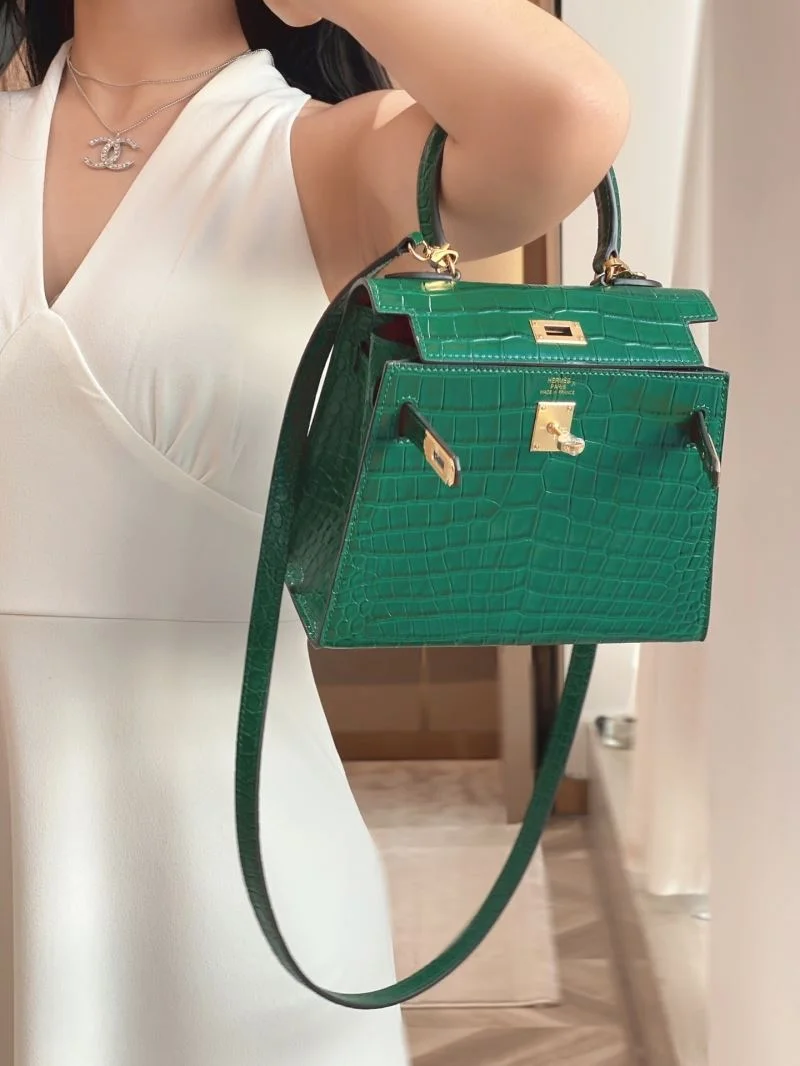 Indistinguishable Hermes Kelly Bags