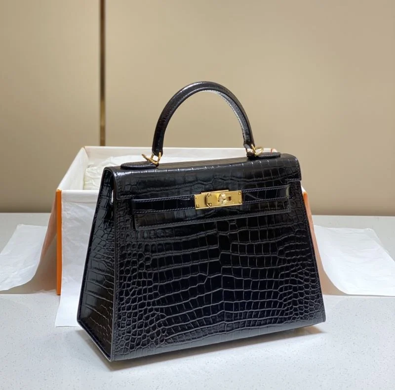 Indistinguishable Hermes Kelly Bags