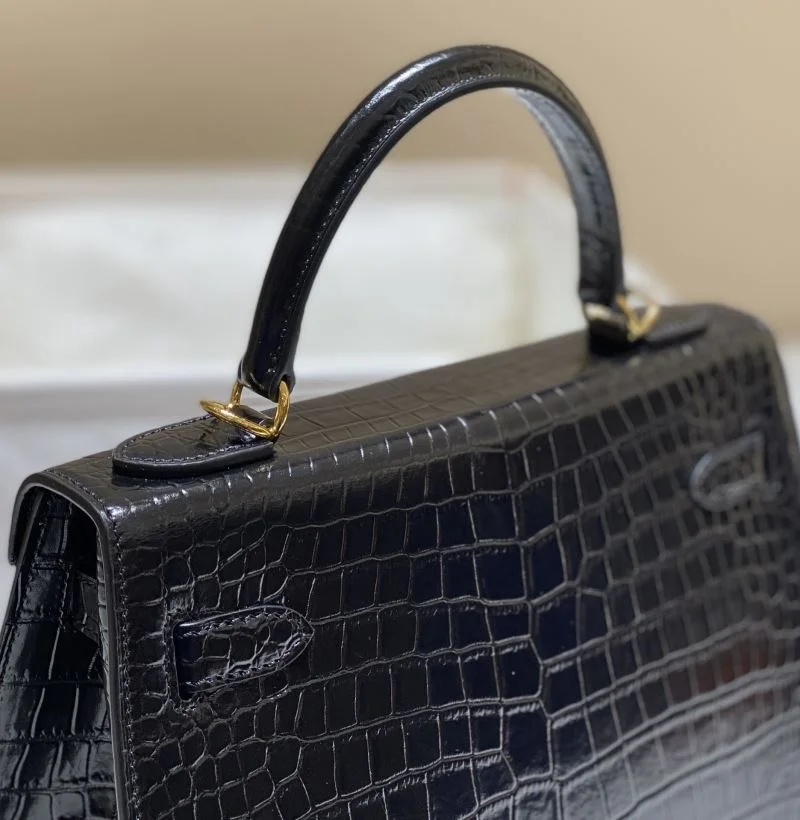 Indistinguishable Hermes Kelly Bags