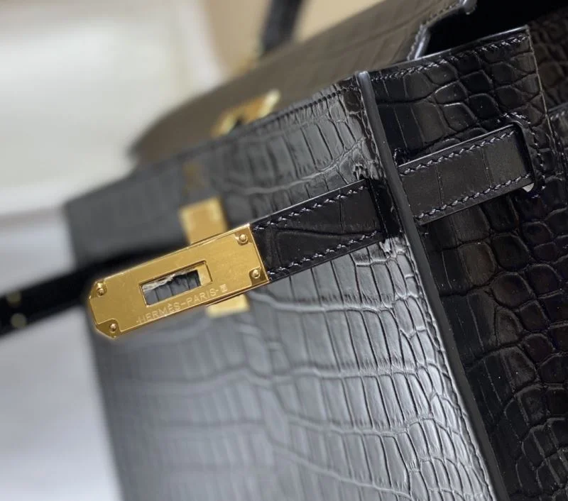 Indistinguishable Hermes Kelly Bags