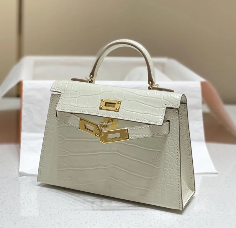 Top mirror Hermes Kelly Bags