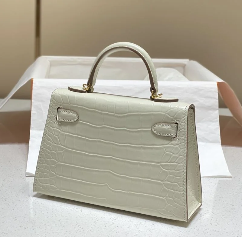 Top mirror Hermes Kelly Bags