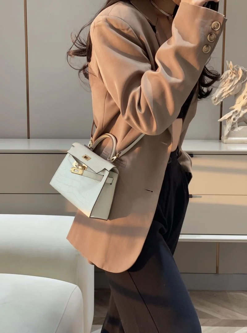 Top mirror Hermes Kelly Bags