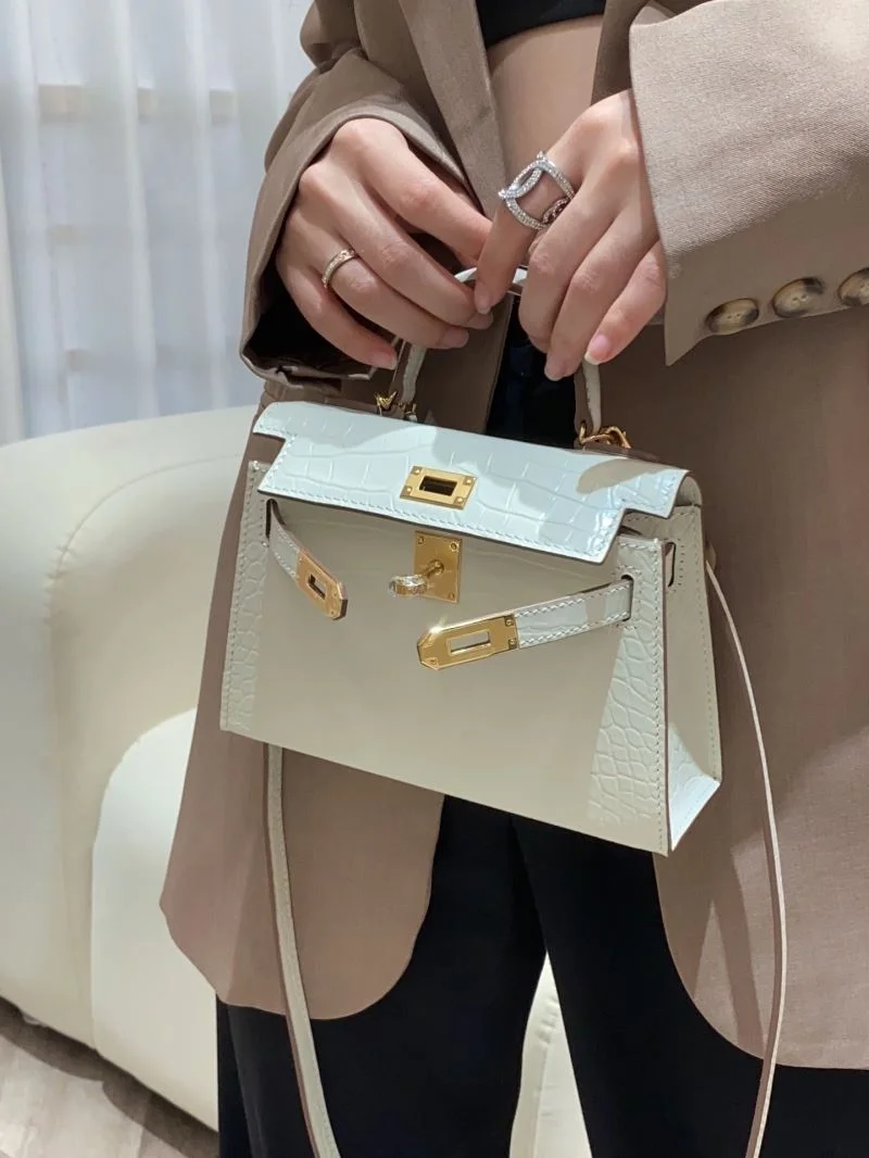 Top mirror Hermes Kelly Bags