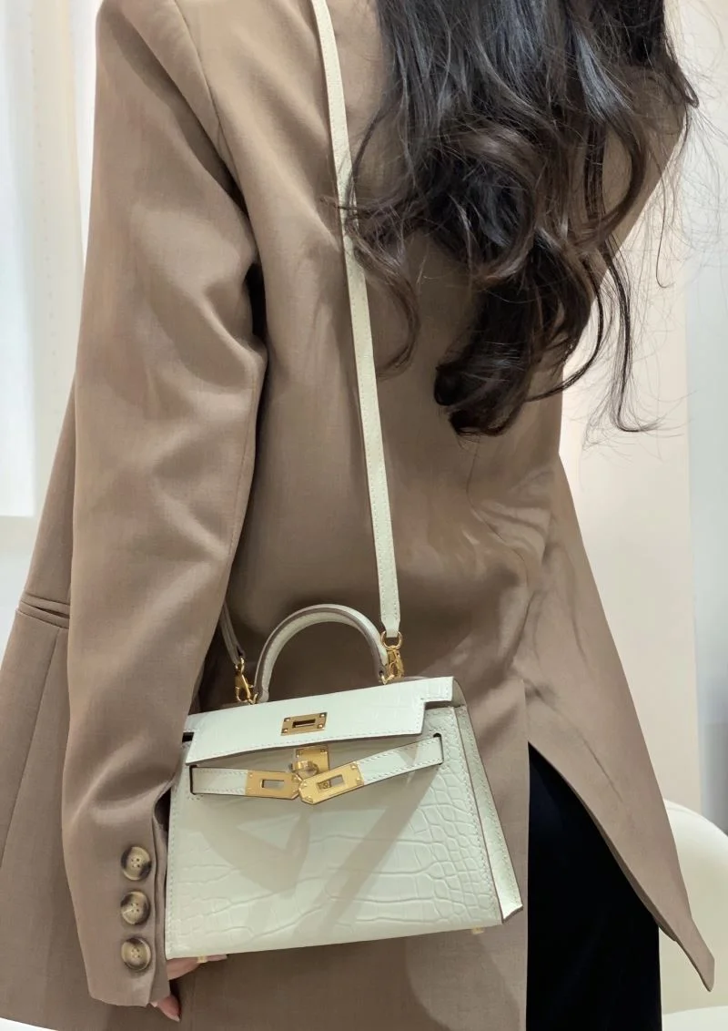 Top mirror Hermes Kelly Bags