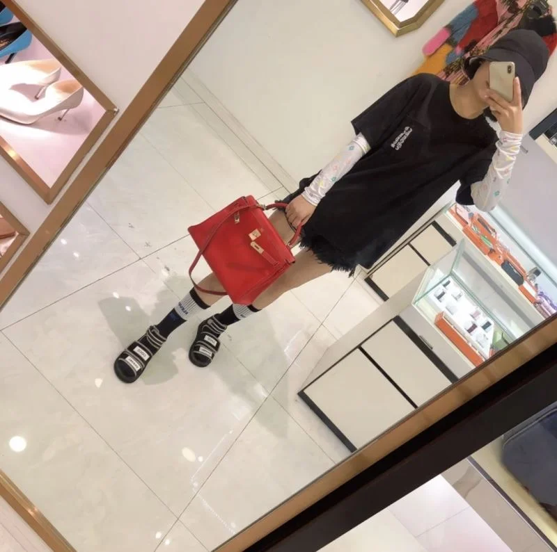 Top mirror Hermes Kelly Bags