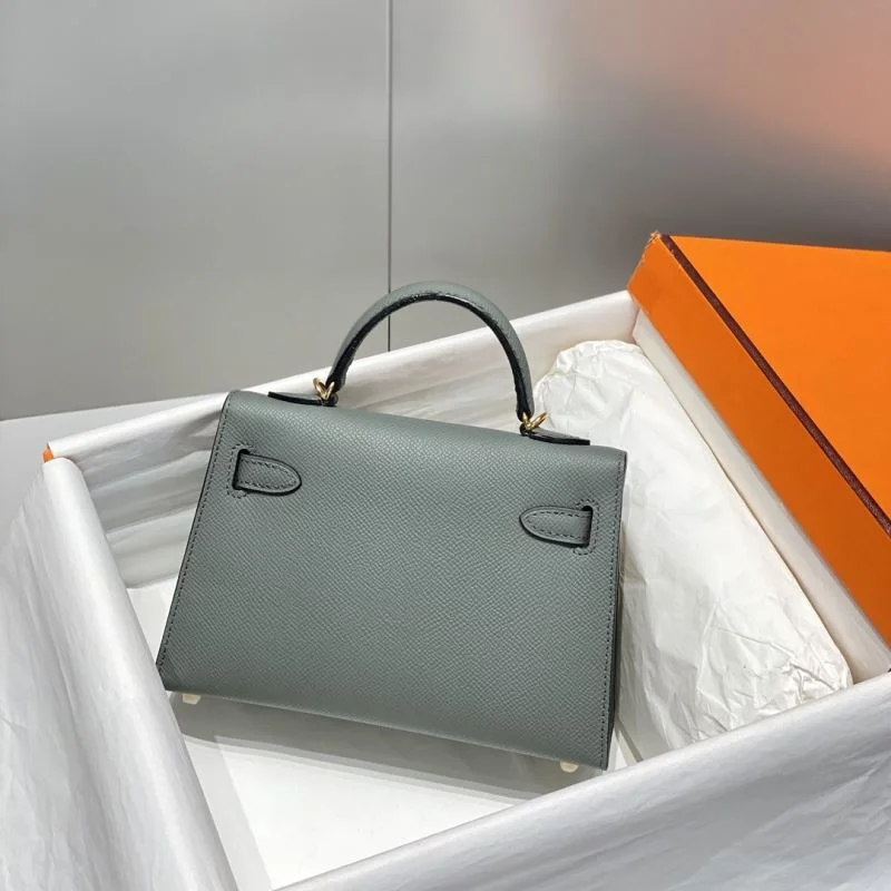 Indistinguishable Hermes Kelly Bags