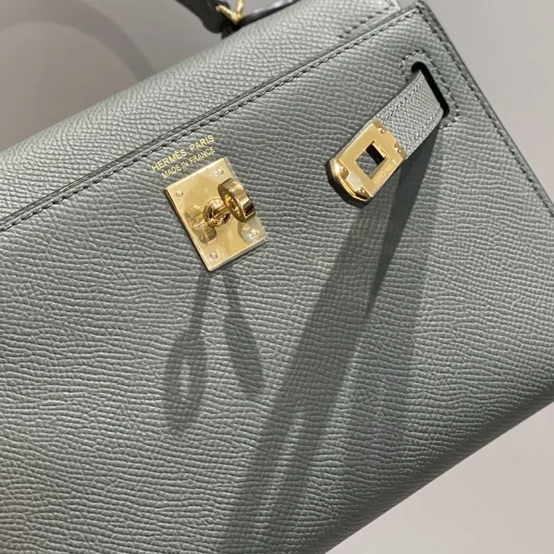 Indistinguishable Hermes Kelly Bags