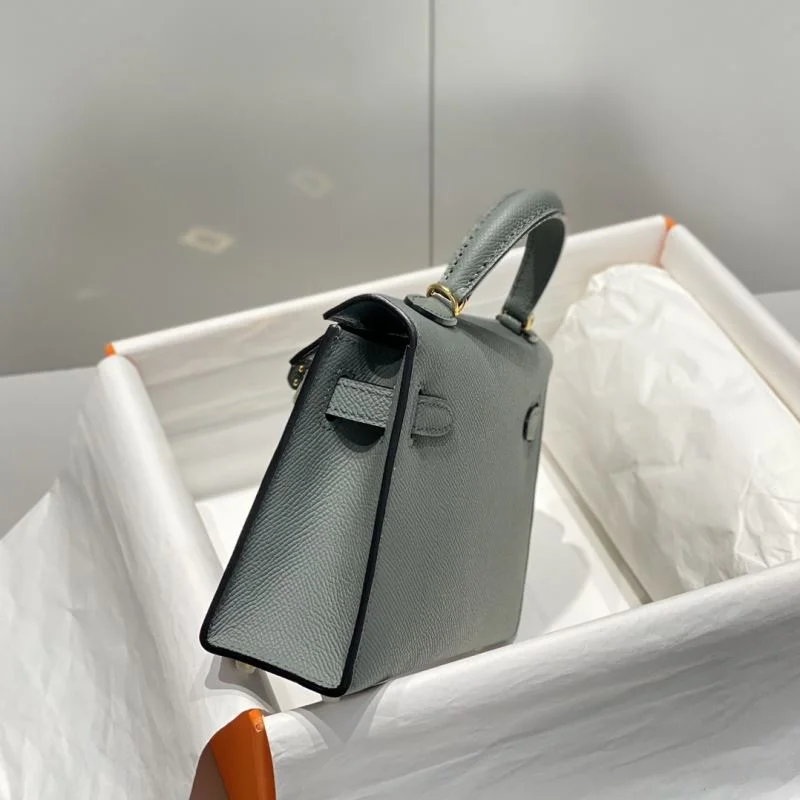 Indistinguishable Hermes Kelly Bags