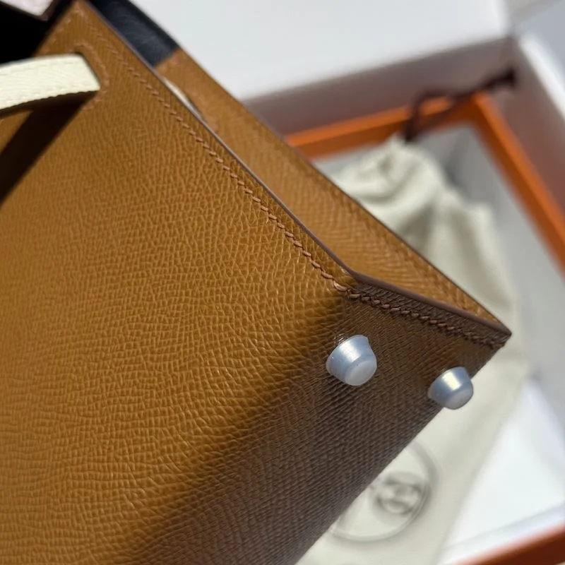 Indistinguishable Hermes Kelly Bags