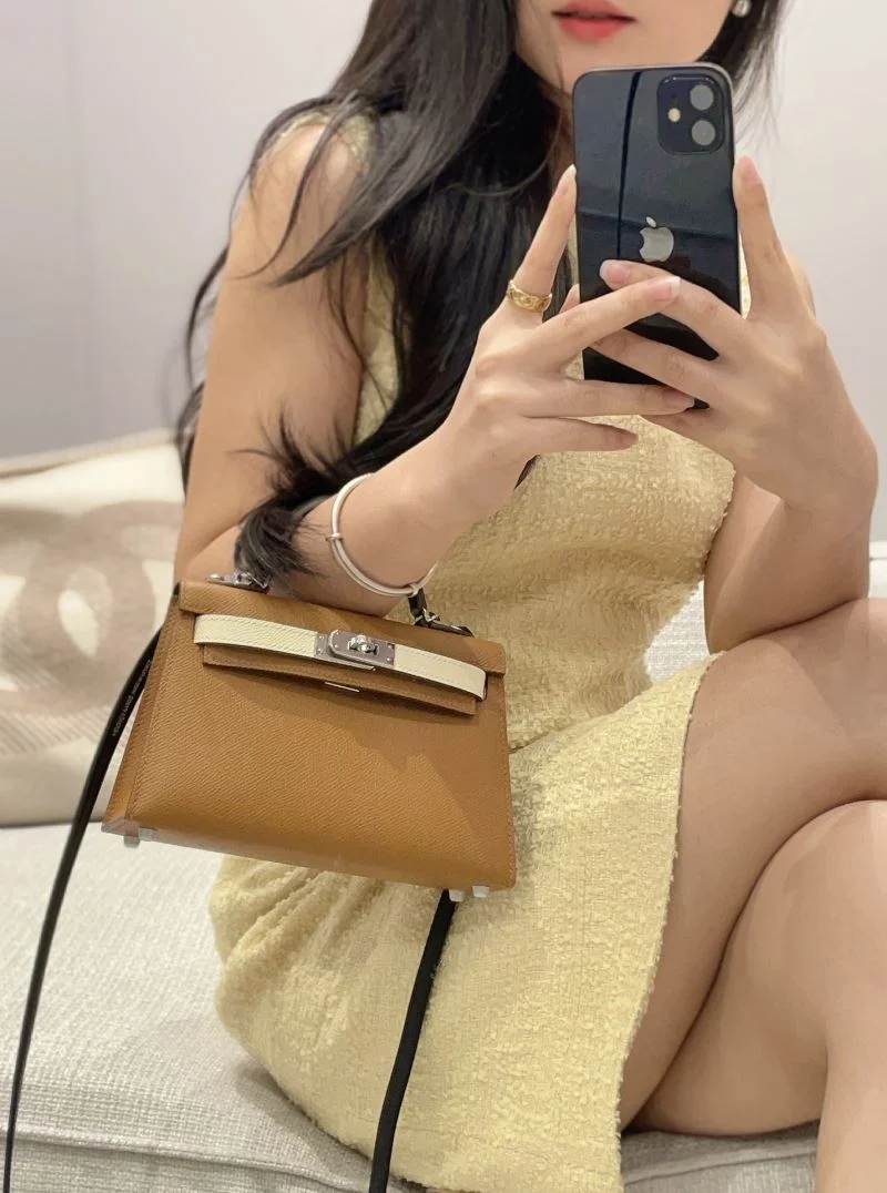 Indistinguishable Hermes Kelly Bags