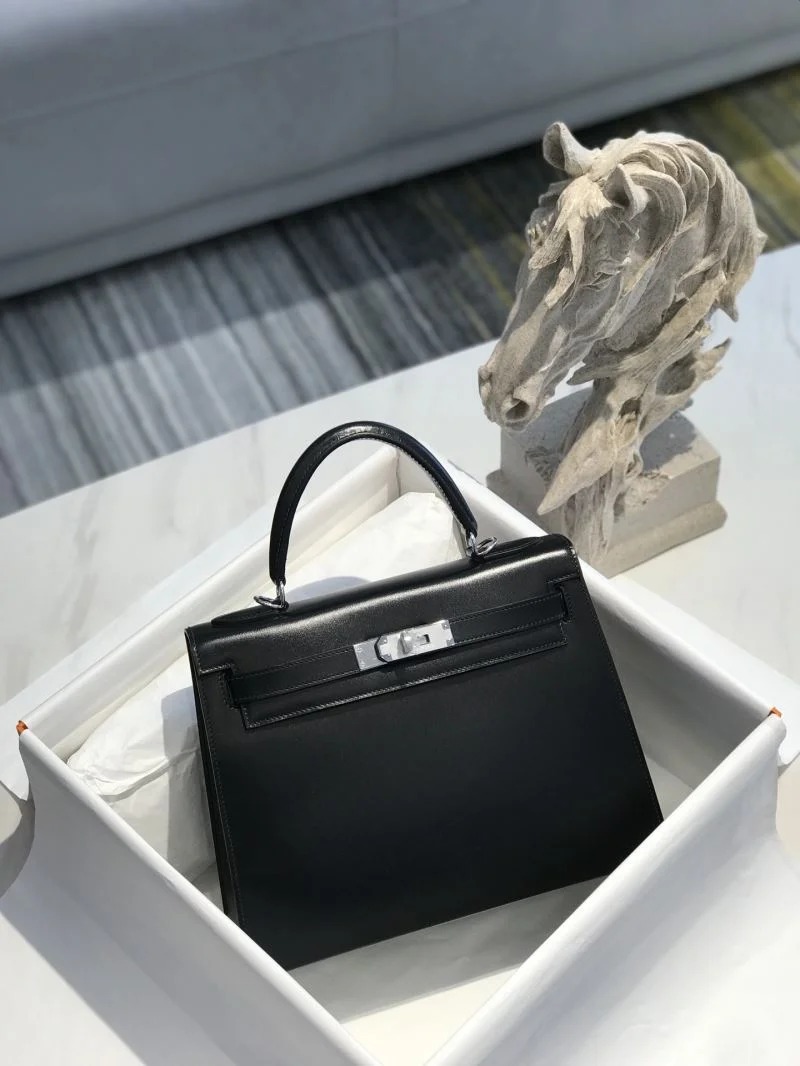 Indistinguishable Hermes Kelly Bags