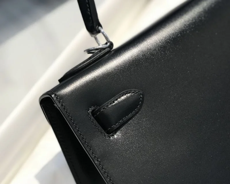 Indistinguishable Hermes Kelly Bags