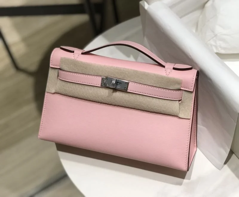 Indistinguishable Hermes Kelly Bags