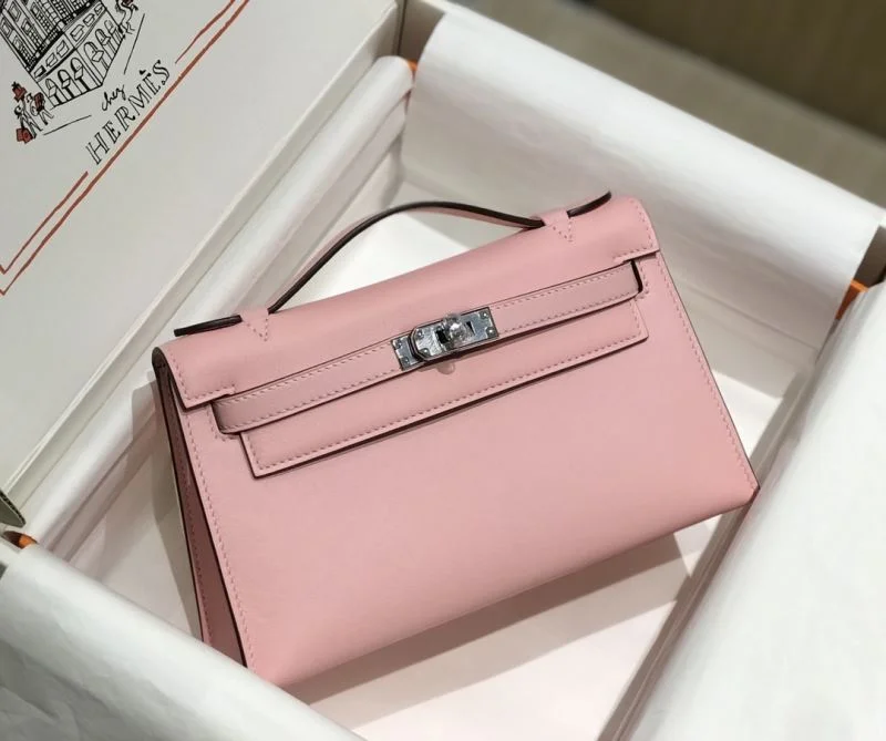 Indistinguishable Hermes Kelly Bags