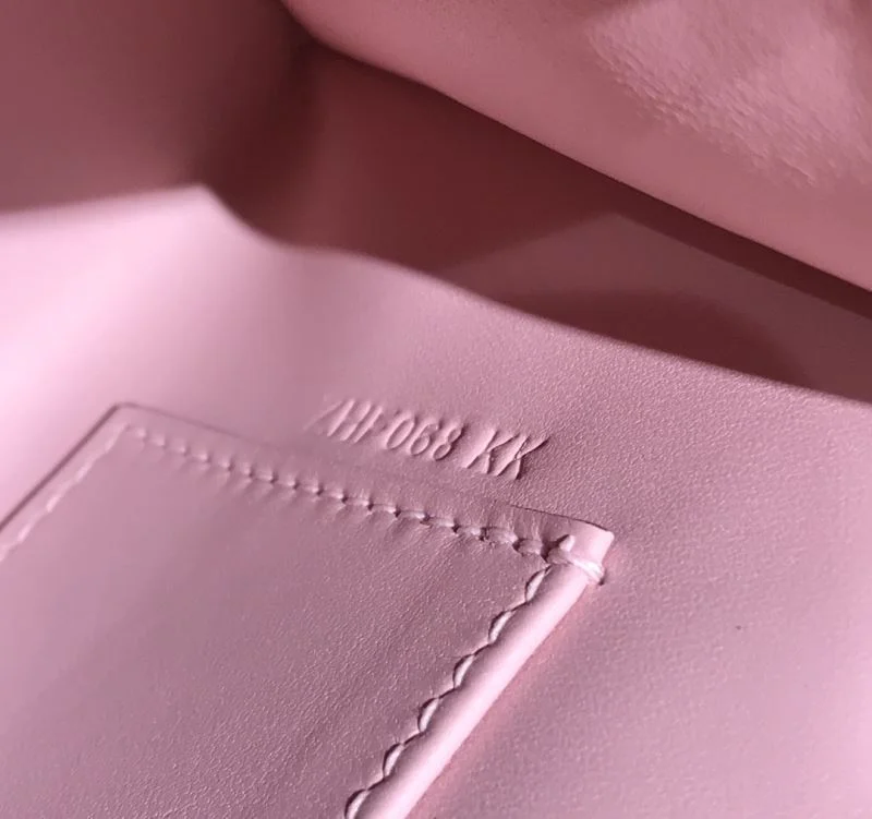 Indistinguishable Hermes Kelly Bags
