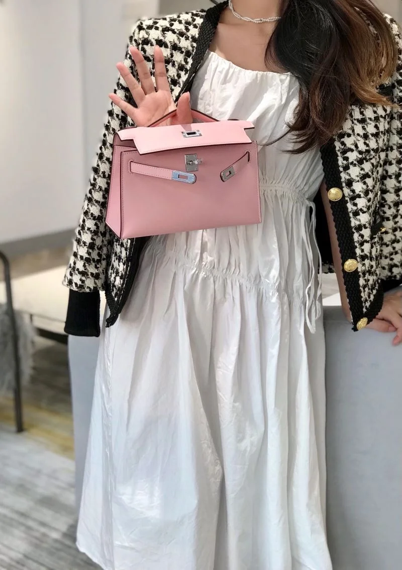 Indistinguishable Hermes Kelly Bags