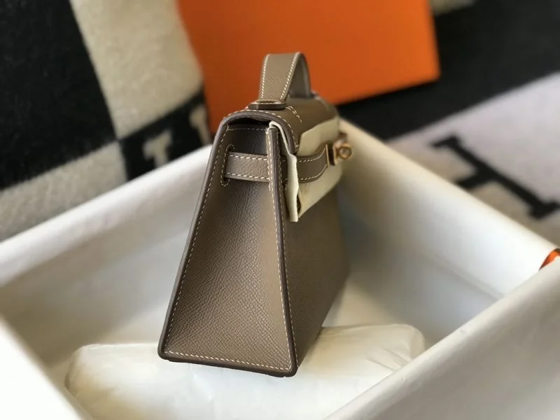 Indistinguishable Hermes Kelly Bags