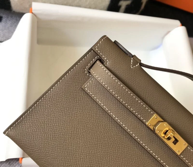 Indistinguishable Hermes Kelly Bags