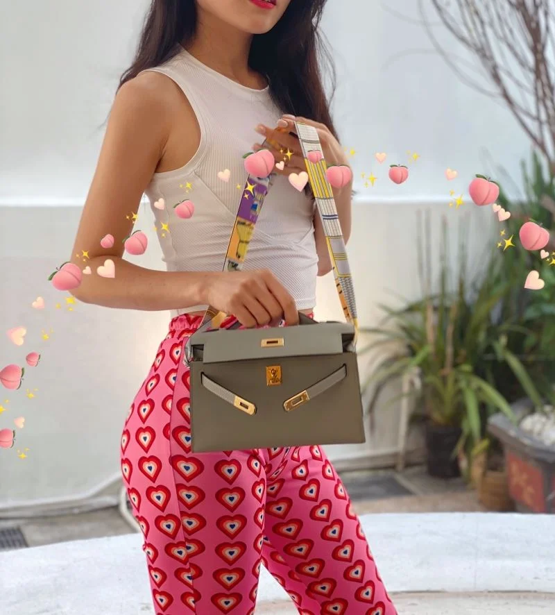 Indistinguishable Hermes Kelly Bags