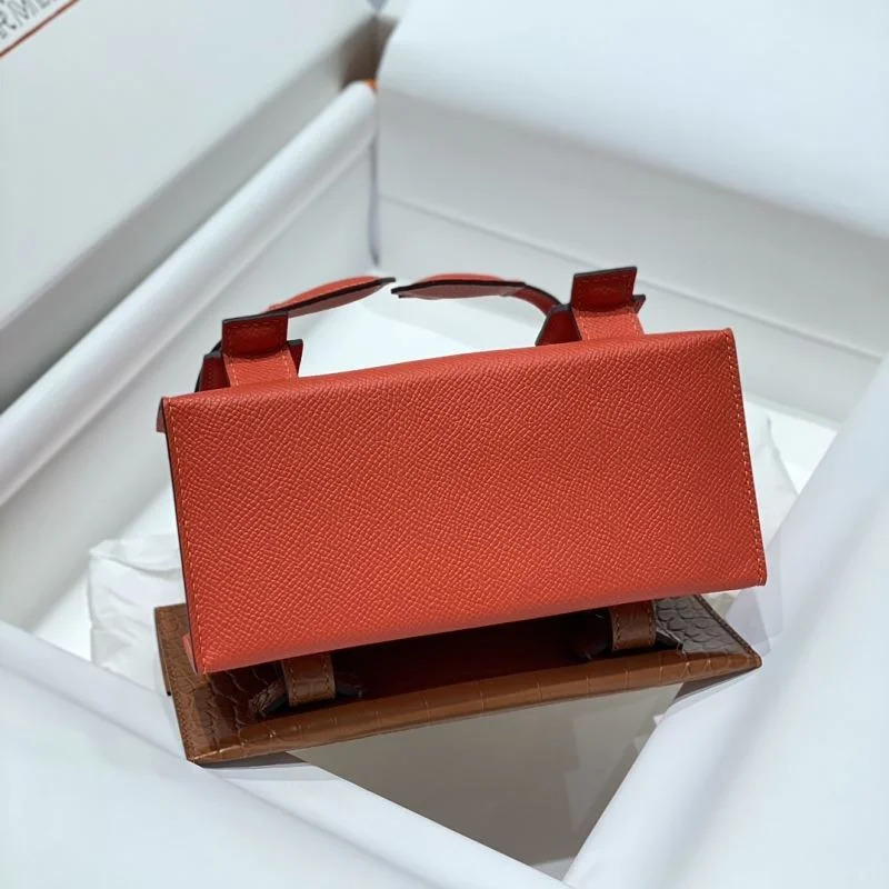 Indistinguishable Hermes Kelly Bags