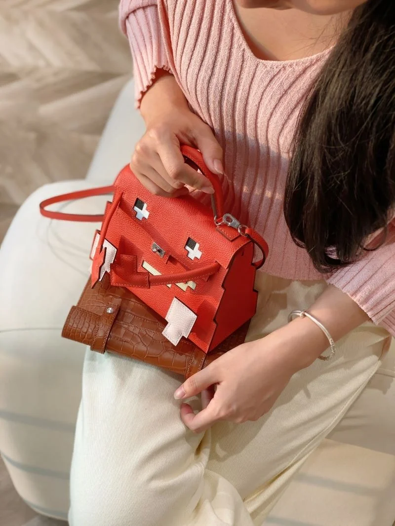 Indistinguishable Hermes Kelly Bags