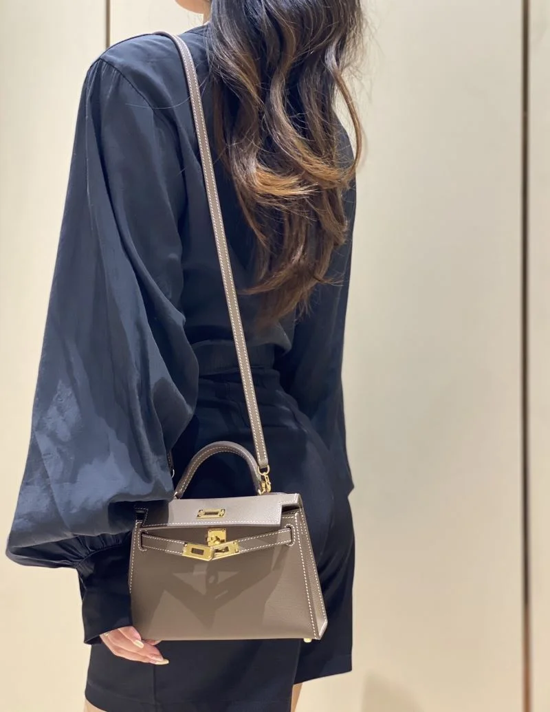 Indistinguishable Hermes Kelly Bags