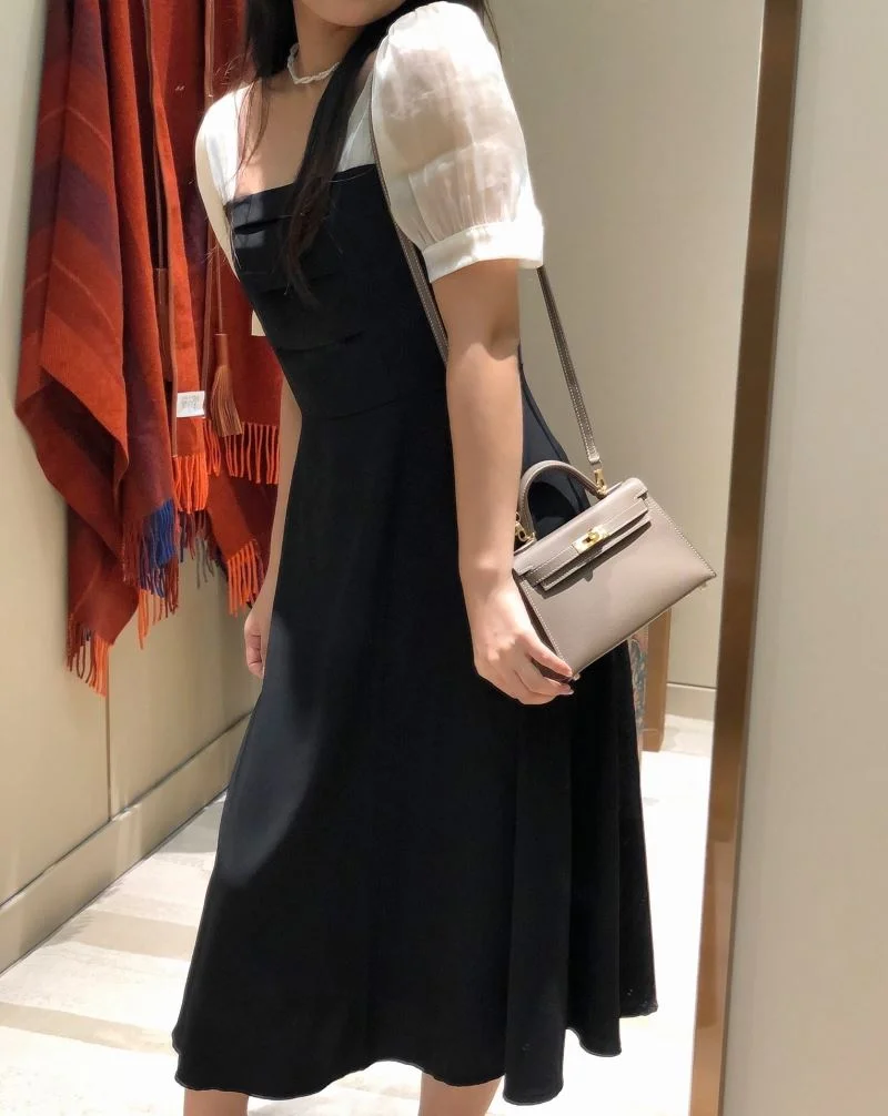 Indistinguishable Hermes Kelly Bags