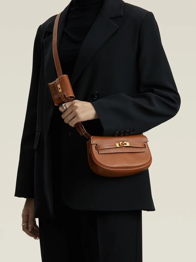 Indistinguishable Hermes Kelly Bags