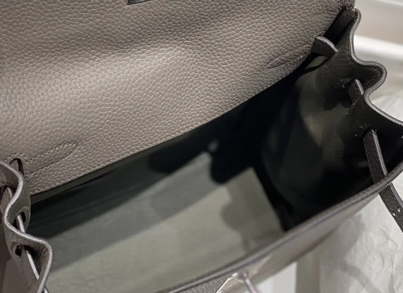 Top mirror Hermes Kelly Bags