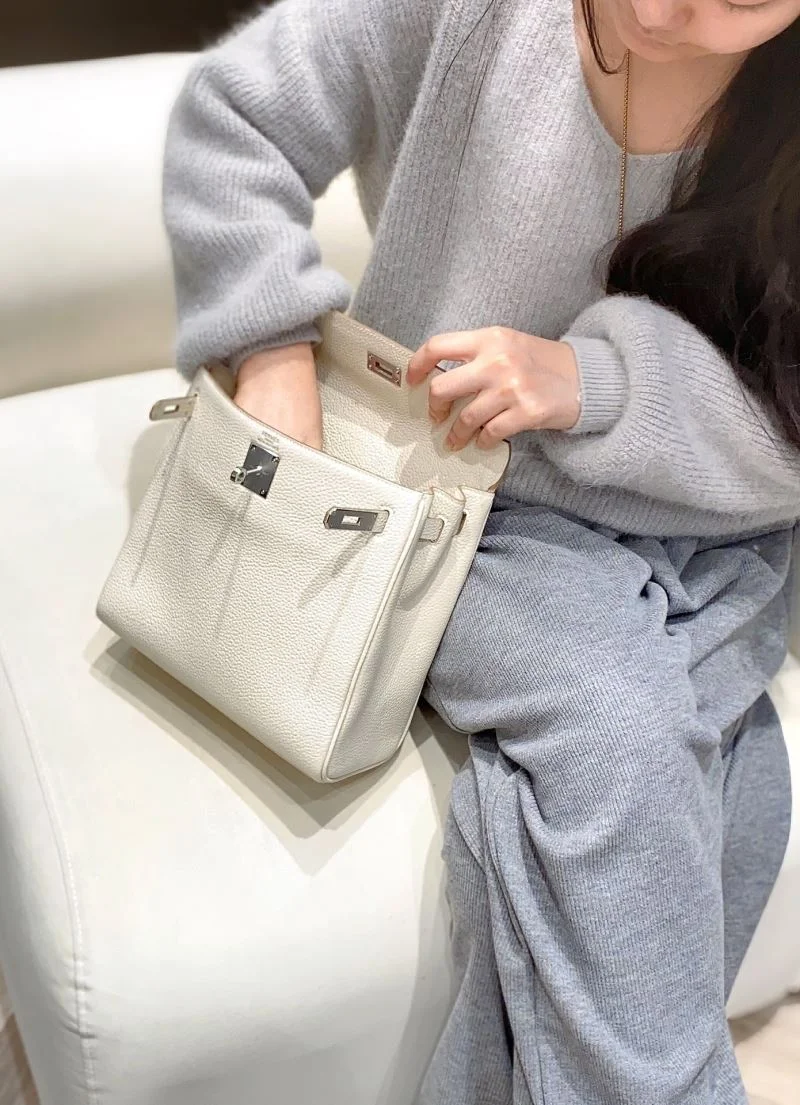Top mirror Hermes Kelly Bags