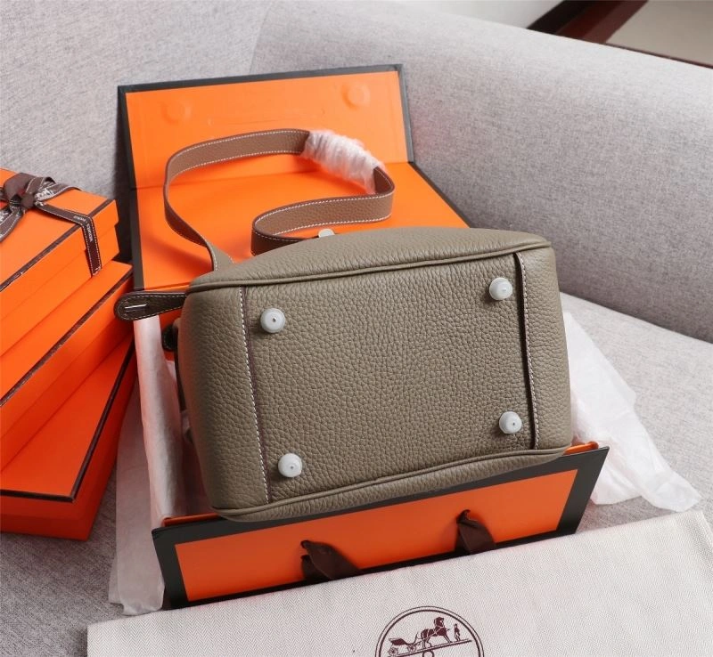 Top mirror Hermes Lindy Bags