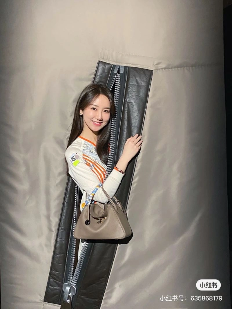 Value-priced Hermes Lindy Bags