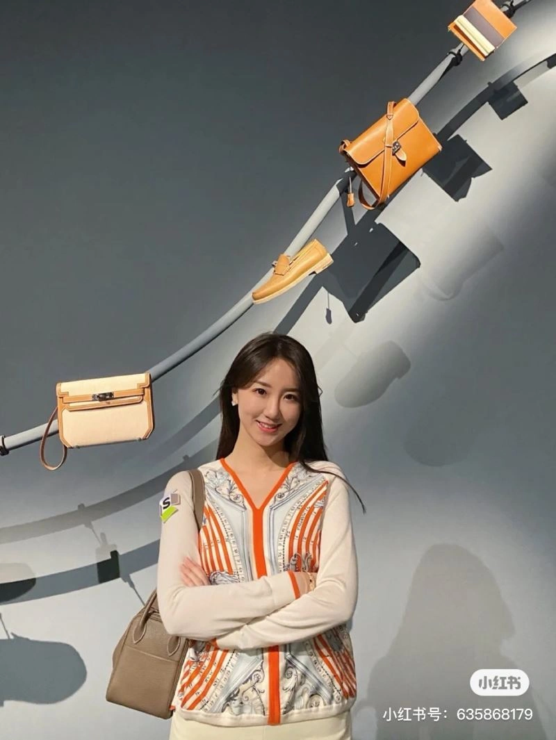 Value-priced Hermes Lindy Bags
