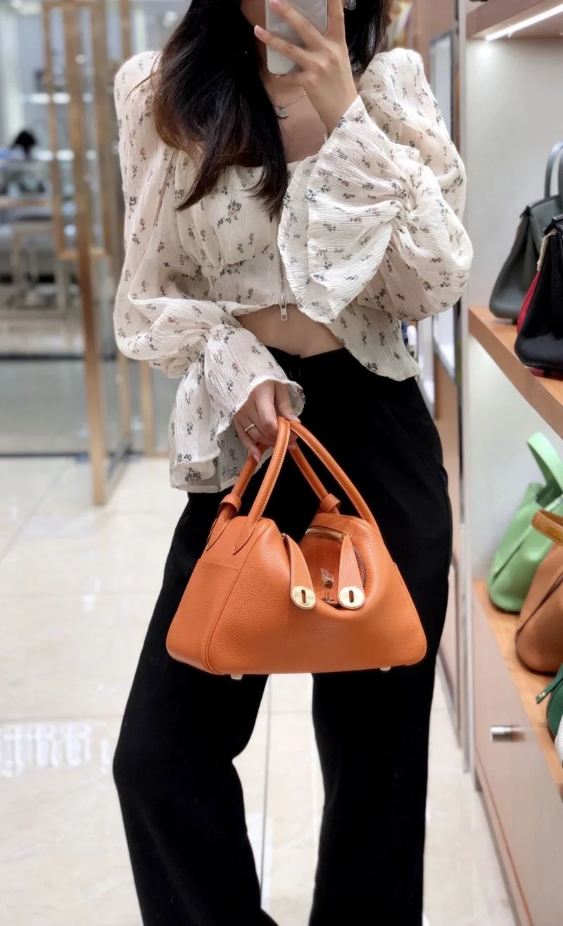 Indistinguishable Hermes Lindy Bags