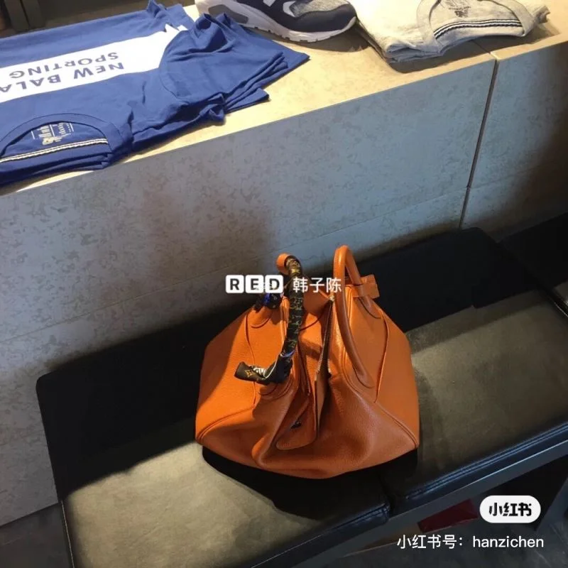 Indistinguishable Hermes Lindy Bags