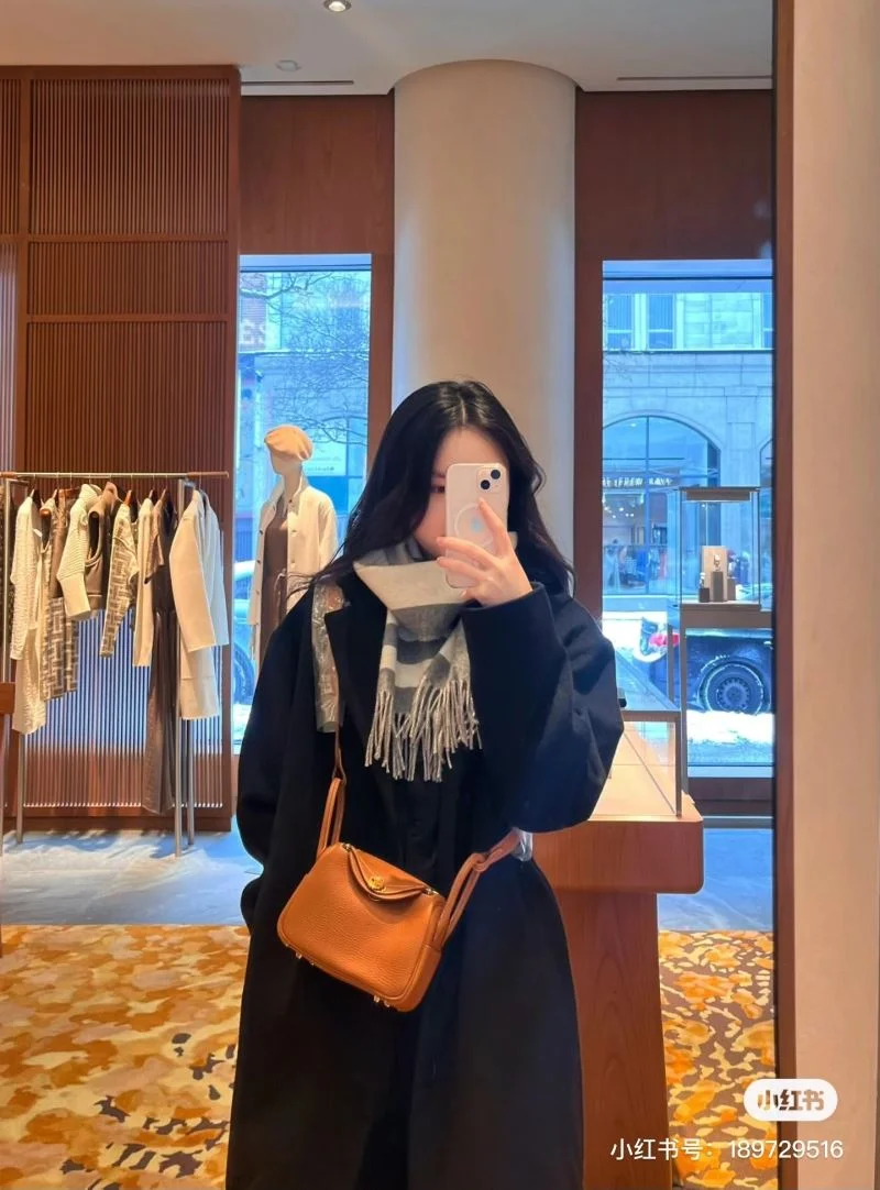 Low-cost Hermes Lindy Bags
