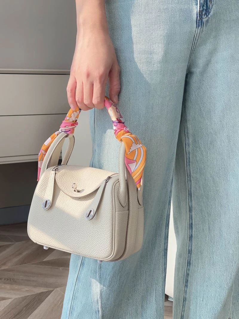 Top mirror Hermes Lindy Bags
