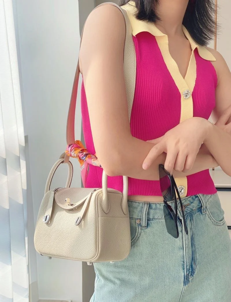 Top mirror Hermes Lindy Bags