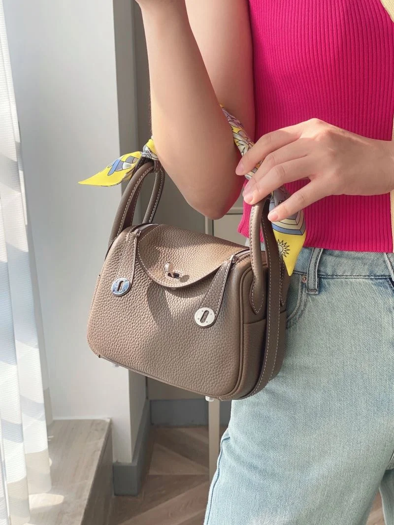 Top mirror Hermes Lindy Bags