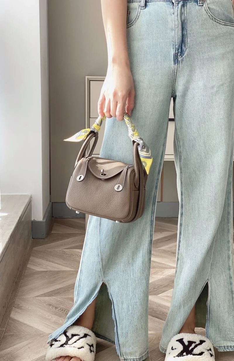Top mirror Hermes Lindy Bags