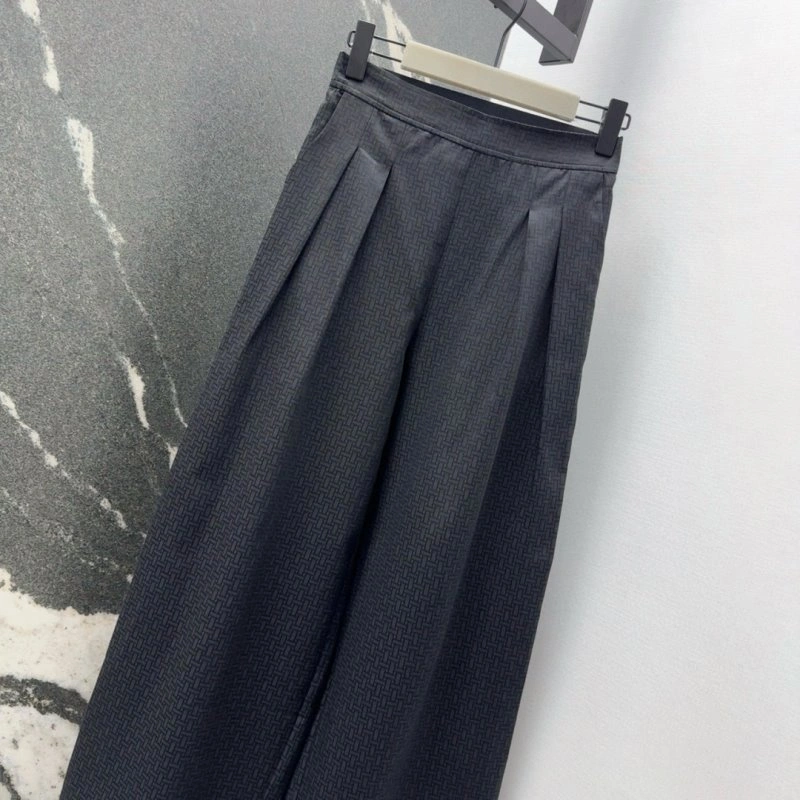 Value-priced Hermes Long Pants