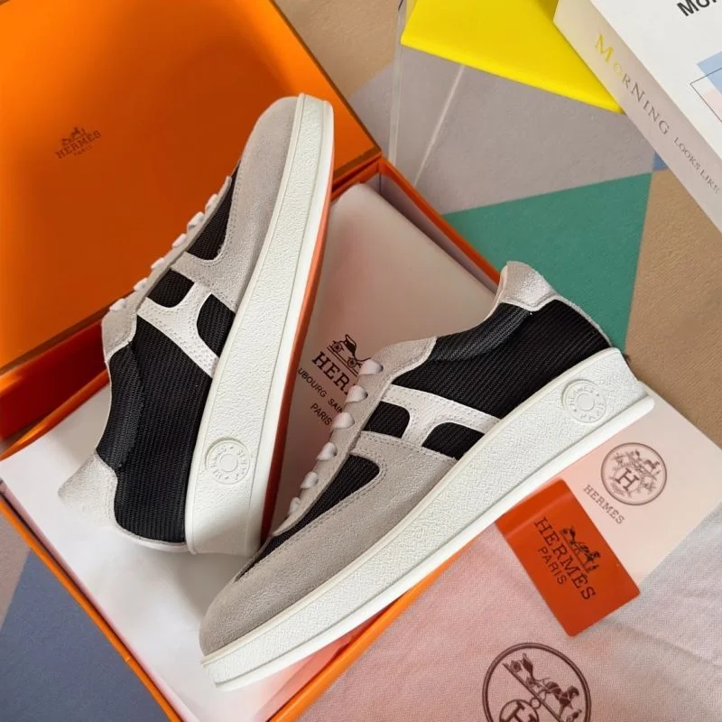 Accurate model Hermes Low Shoes