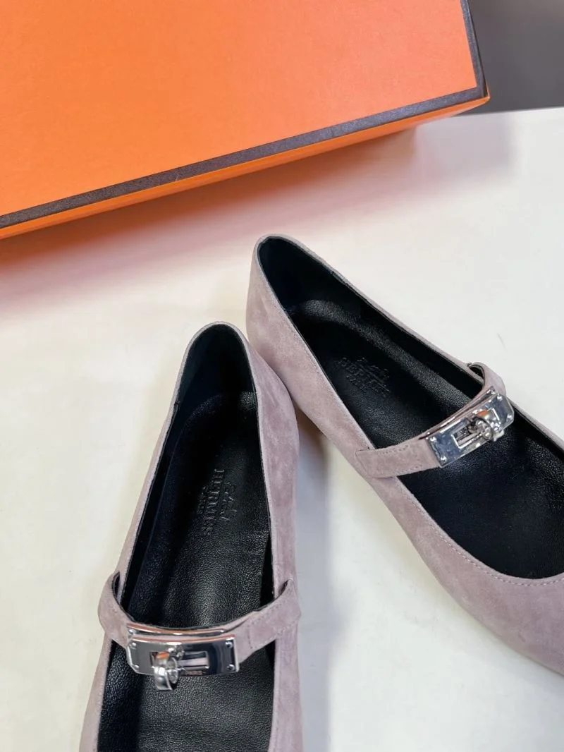 Brand-authenticated Hermes Low Shoes