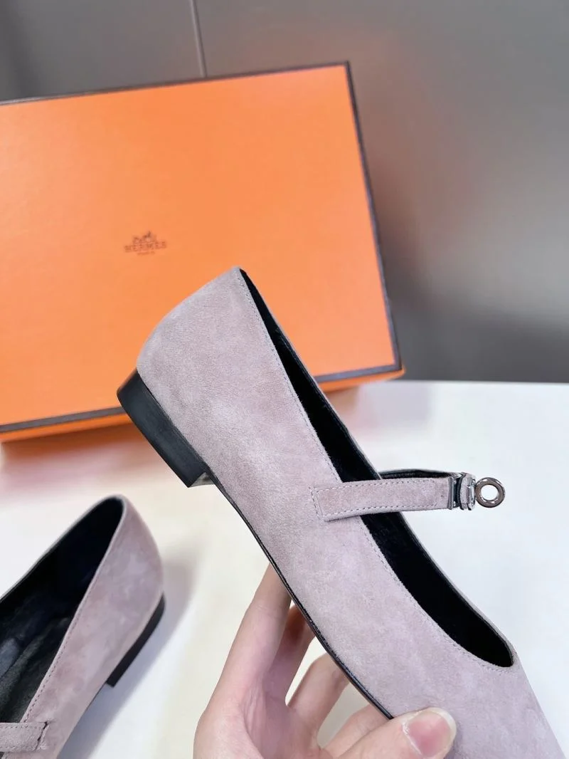 Brand-authenticated Hermes Low Shoes