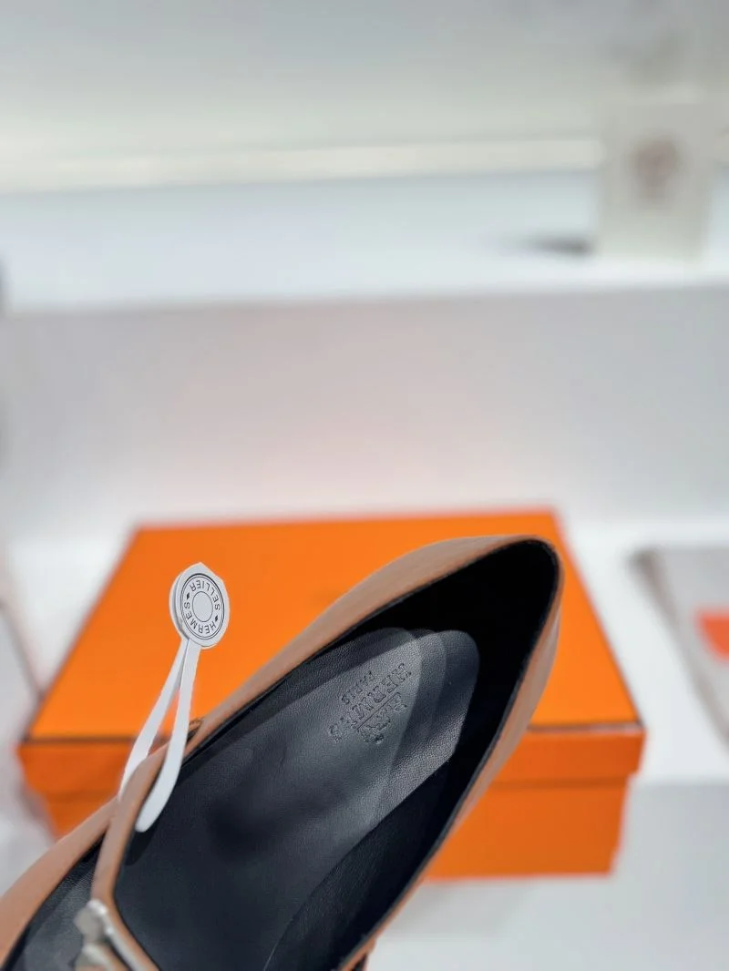 Accurate model Hermes Low Shoes